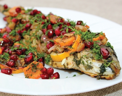 სპეციალურად ხარებისთვის - შემწვარი კალმახი ბროწეულით - Gemrielia.ge