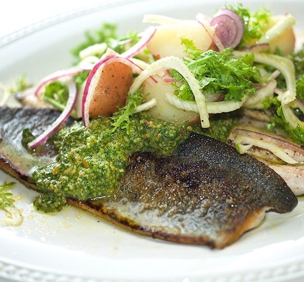 კალმახი პესტოს სოუსით - Gemrielia.ge